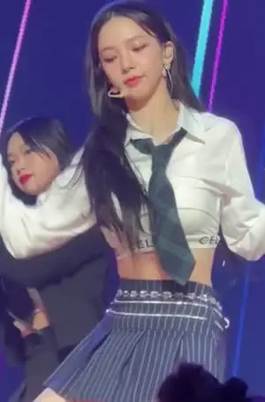 밑 브라 노출 강력한 스쿨룩 에스파 카리나 - 유저방송 - 엠봉