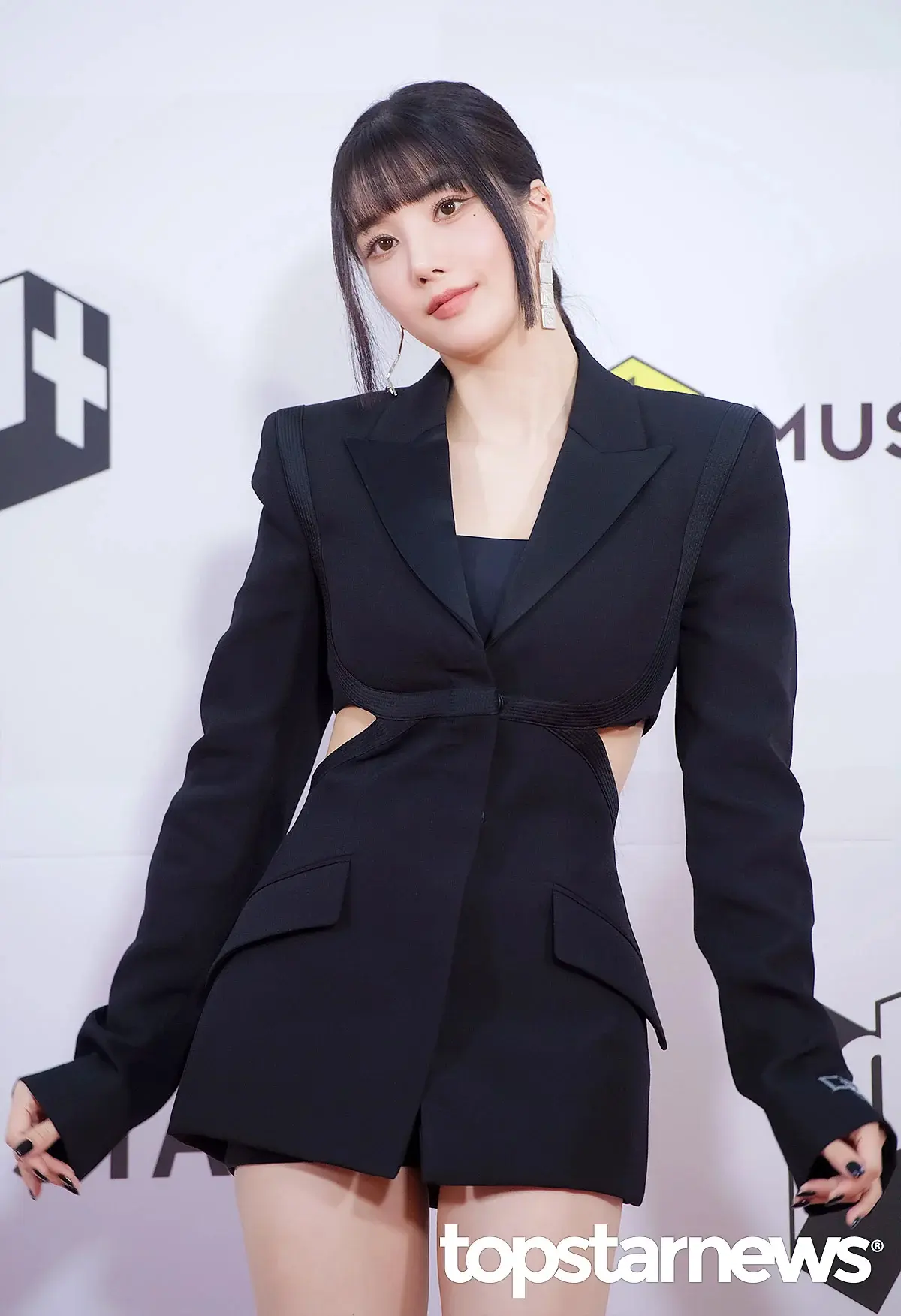 권은비 2023 TMA 포토존 각선미 - 유저방송 - 엠봉