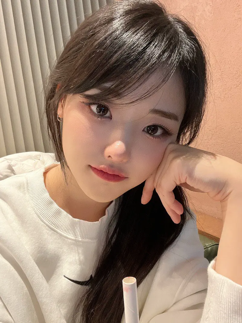 오늘로 데뷔한 지 100일 된 QWER - 유저방송 - 엠봉