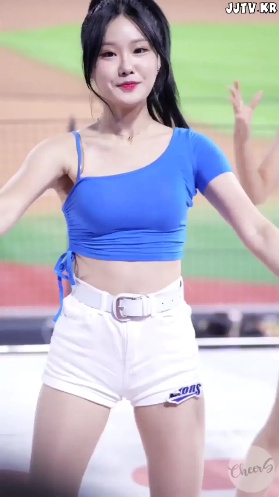 퀸카 댄스 커버 최홍라 치어리더 파란 끈 민소매 - 므훗갤러리 - 엠봉