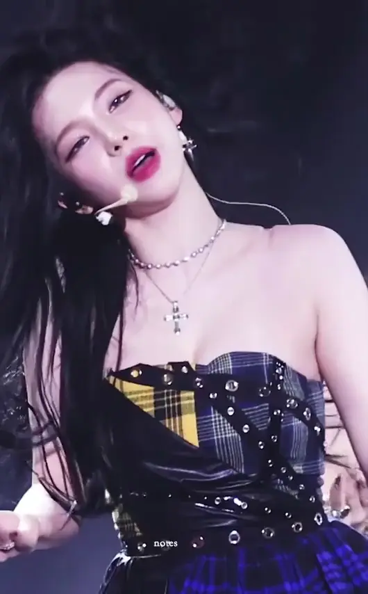 오프숄더 찰랑이는 윗가슴골 검스 에스파 카리나 - 유저방송 - 엠봉