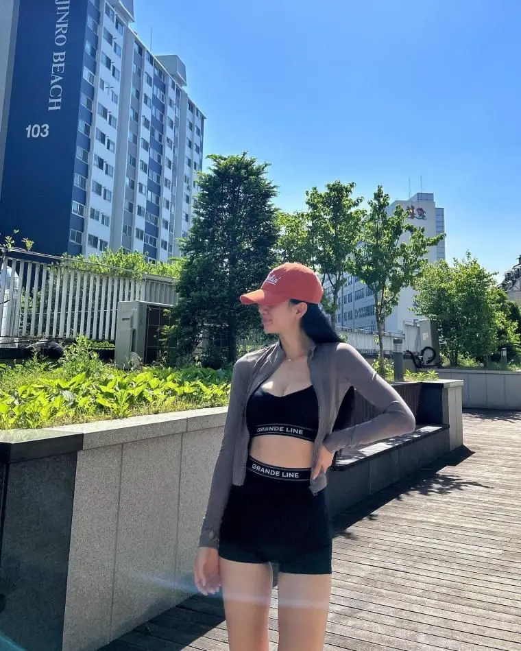 몸매 선이 예쁜 치어리더 허수미 - 므훗갤러리 - 엠봉