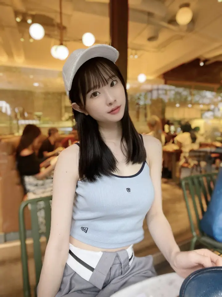 Fc2에서 넘어 오고 대박 성공한 AV 신인 배우.jpg - 엠봉 찰카닥