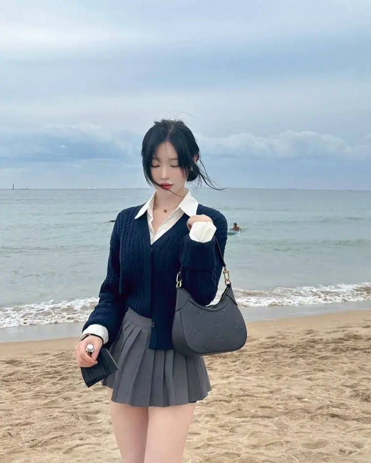 한갱 인스타 해변에서 여친룩 - 므훗갤러리 - 엠봉