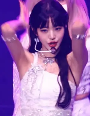 아이브 장원영 팔든 겨드랑이 - 유저방송 - 엠봉