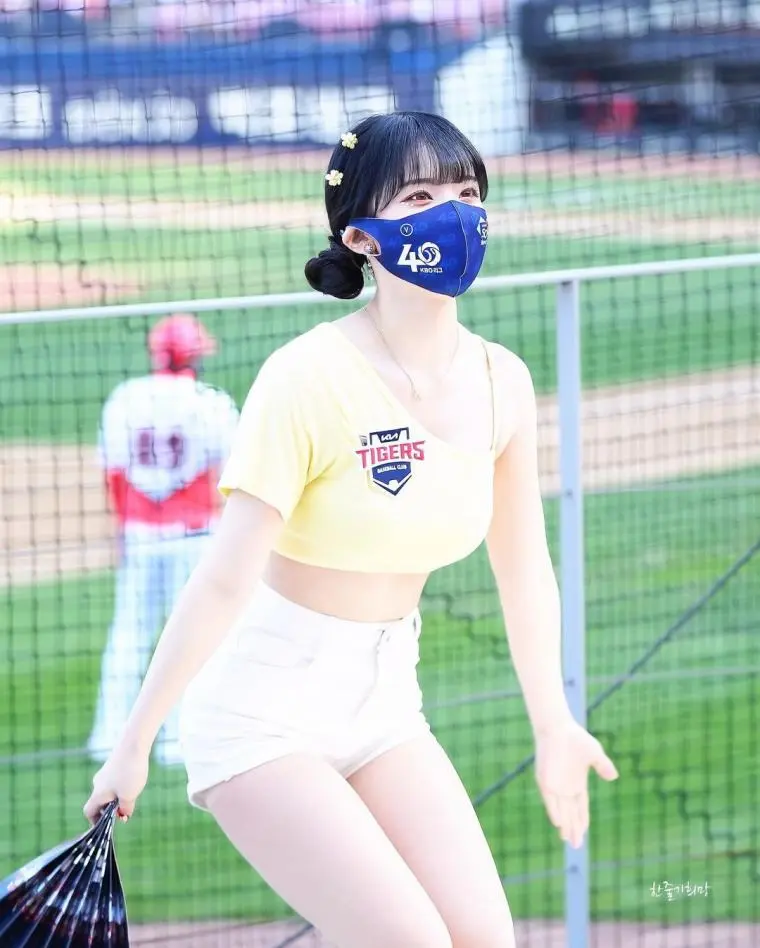 이다혜 - 인물갤러리 - 엠봉